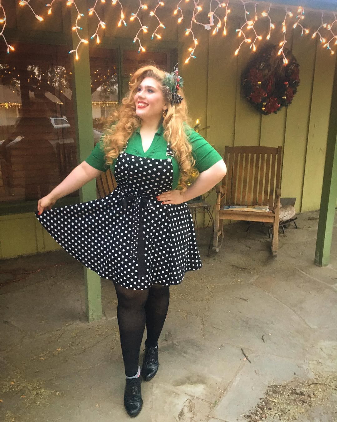 Vintage Christmas Party Outfits: Retro Glam with a Festive Twist